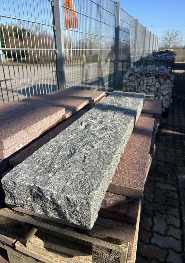 Randsteine / Rasenkanten – M2Granit