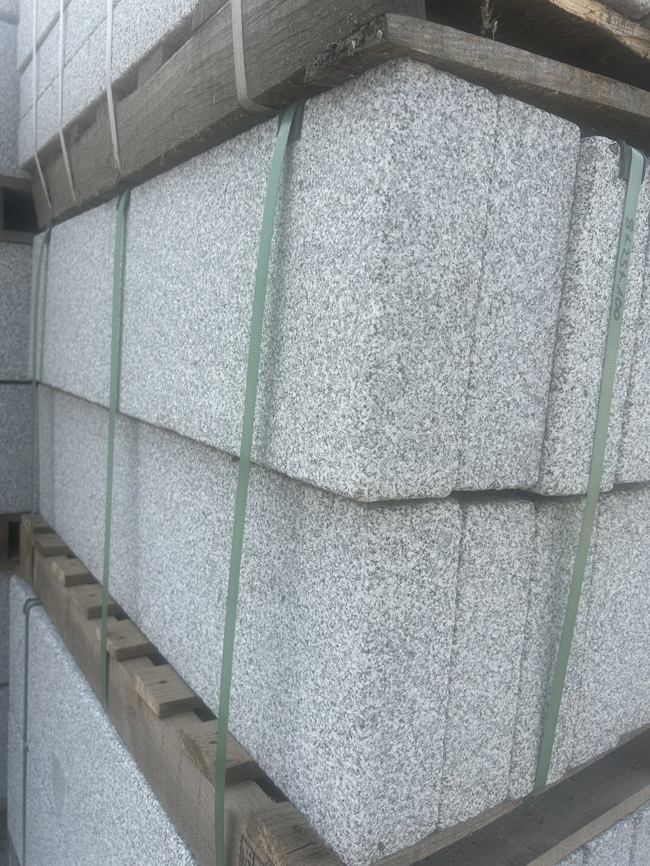 Randsteine / Rasenkanten – M2Granit